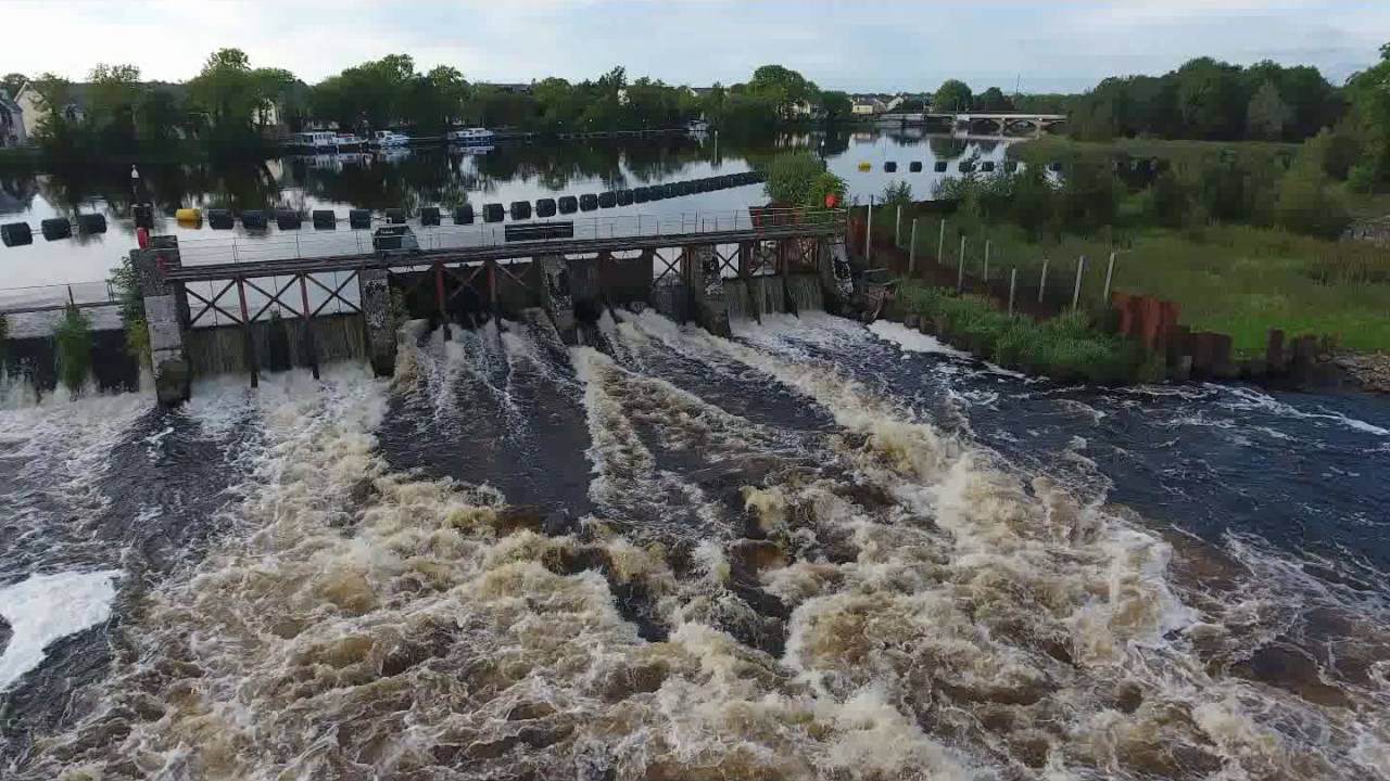 Tarmonbarry - YouTube