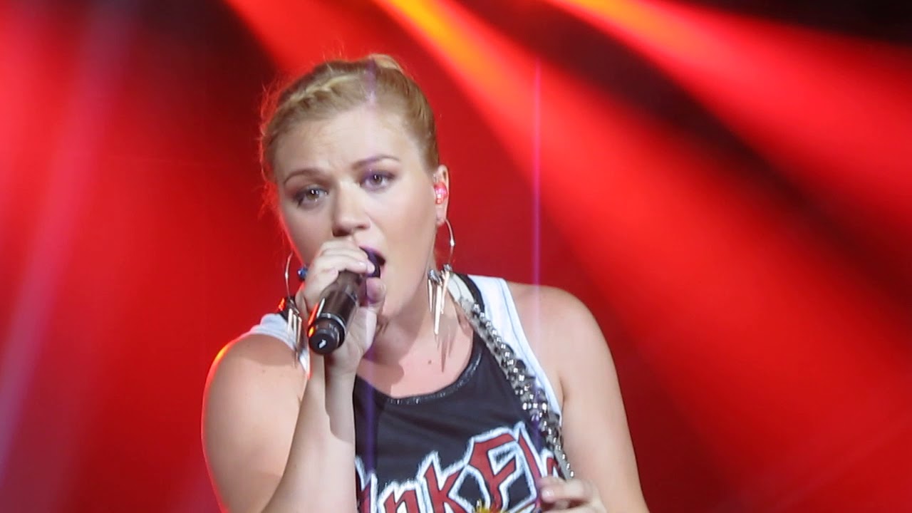 Kelly Clarkson - (2012-07-27) - We Are Young (.fun cover) - Las Vegas ...