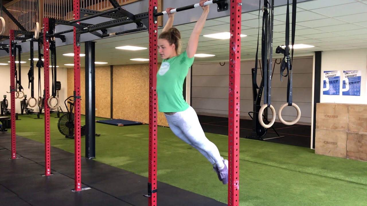 CrossFit toes 2 bar instruction - YouTube