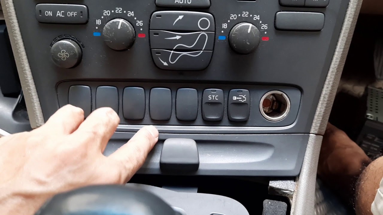 ติดตั้ง digital CD changer Volvo S60 - YouTube