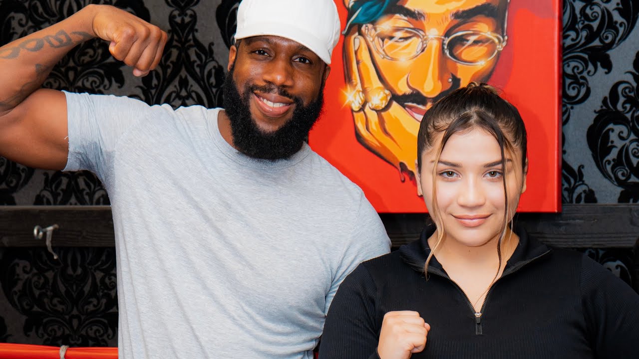 Right Hook Roxy trained with Coach Staff - YouTube