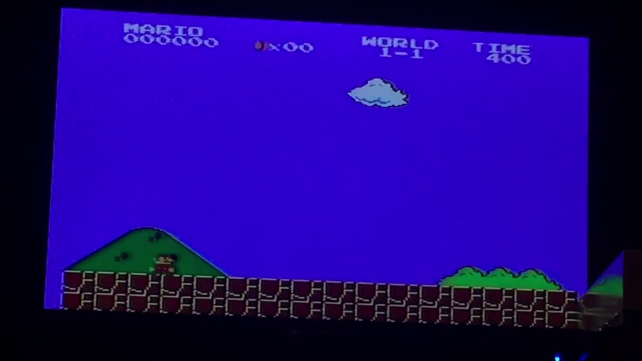 Playing super Mario Bros on a 1984 Nintendo - YouTube