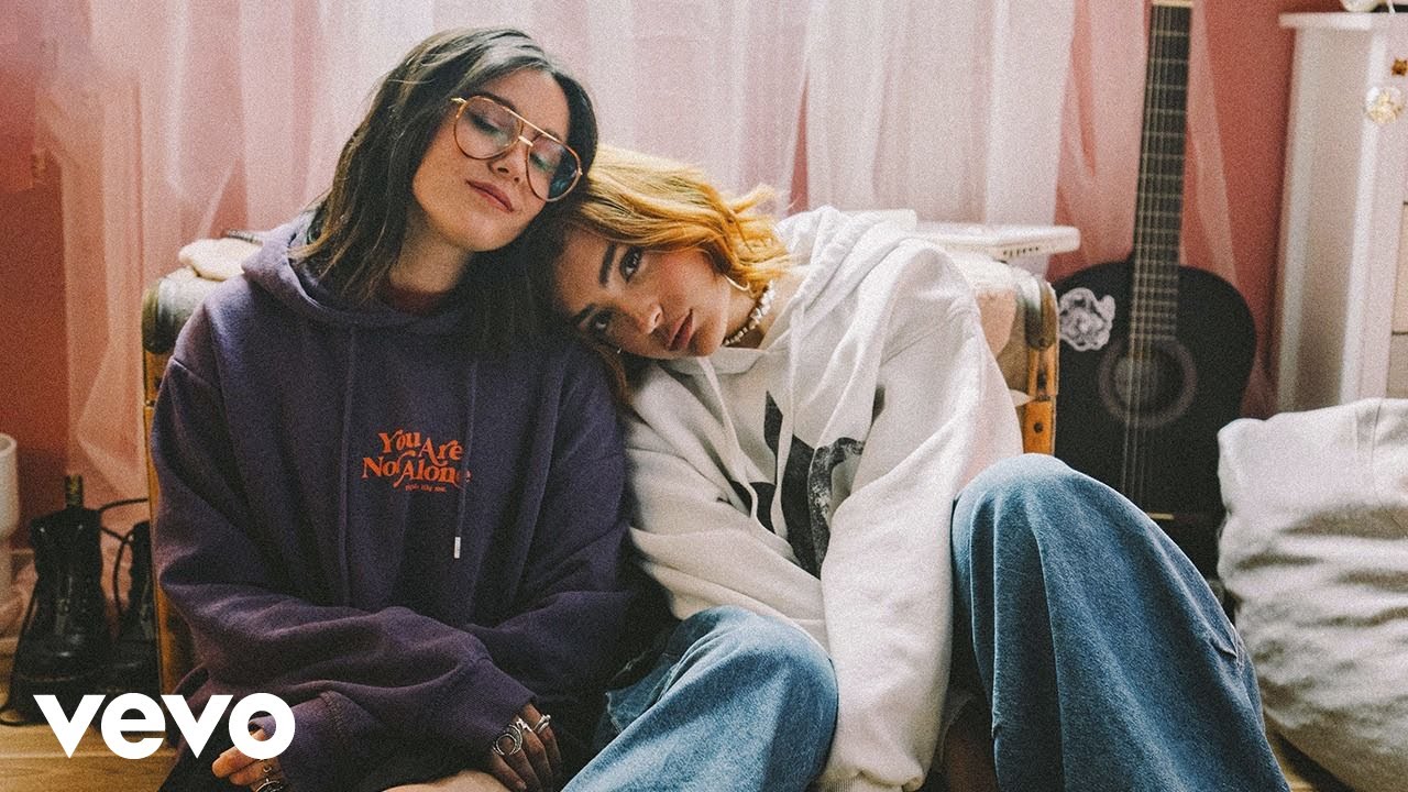 Chiara Oliver, VIOLETA - el parque (Video Oficial) - YouTube