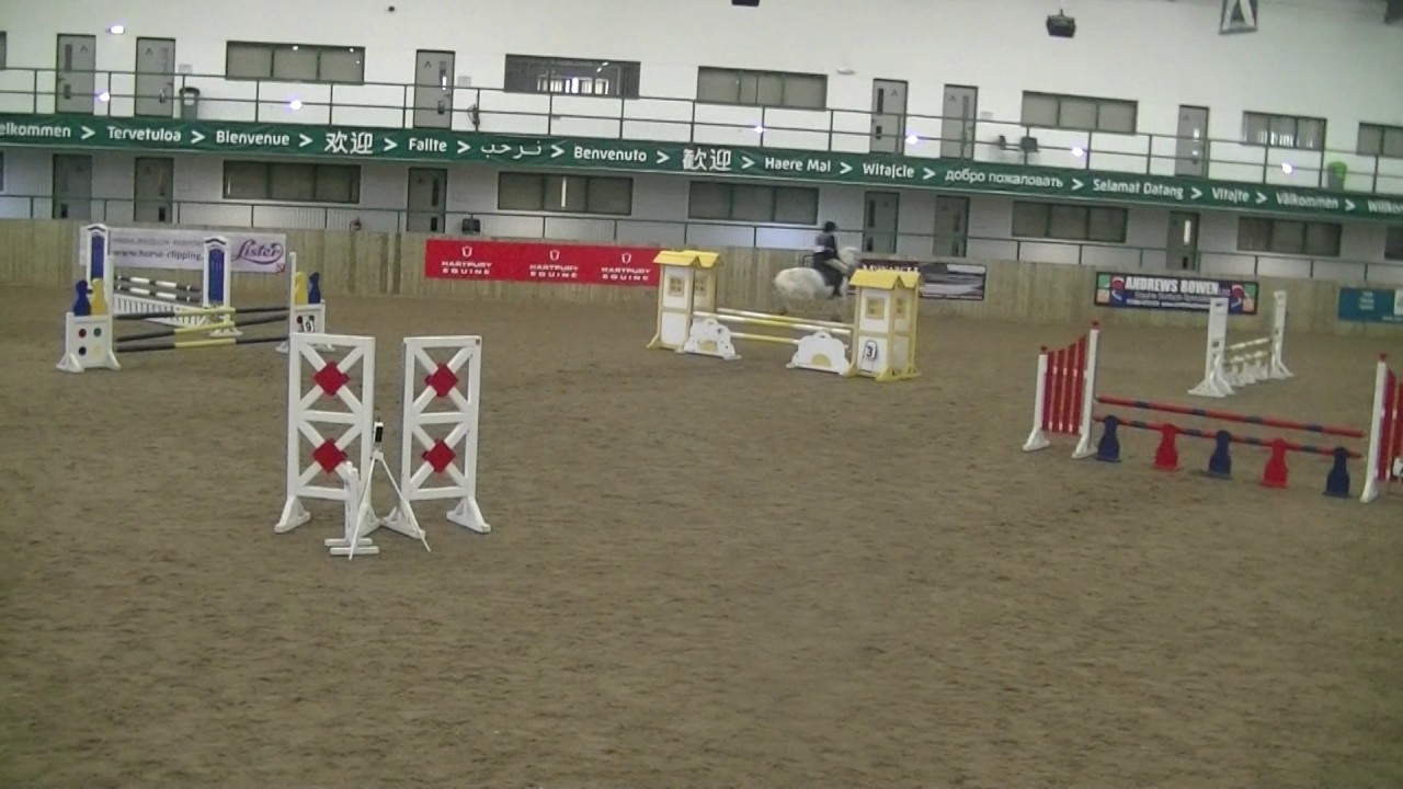 jumping 80 for the first time @hartpury - YouTube