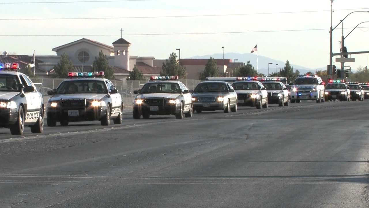 200 Police Cars In Las Vegas Driving Code 3 In Funeral Procession - YouTube