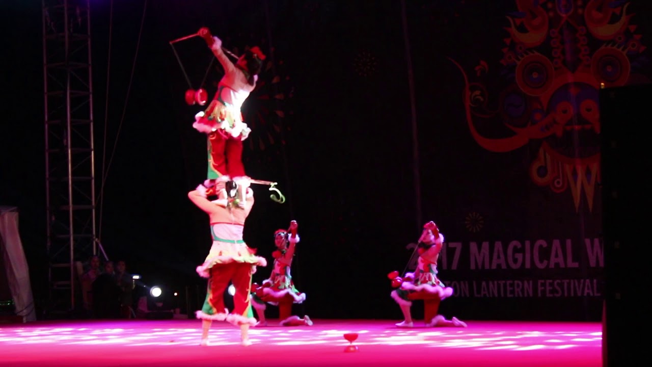 Magical Winter Lights- Chinese acrobat performance - YouTube