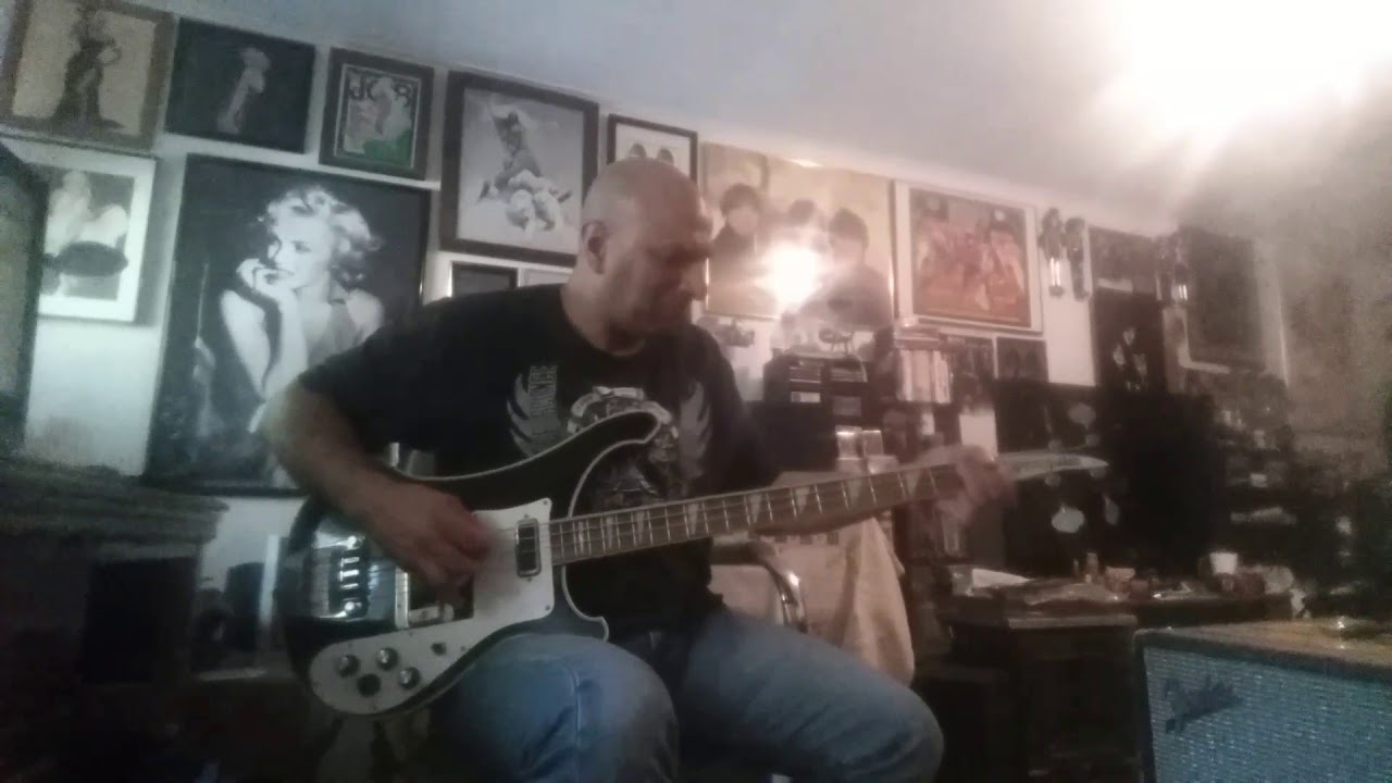 Tom Petty. Free Fallin'. Bass Cover. - YouTube