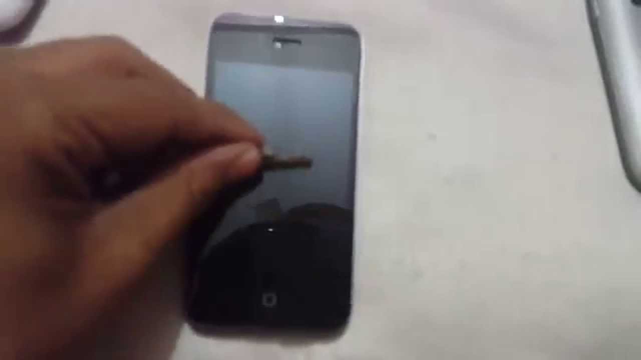 Apple Iphone 4 screen Scratch Test - YouTube