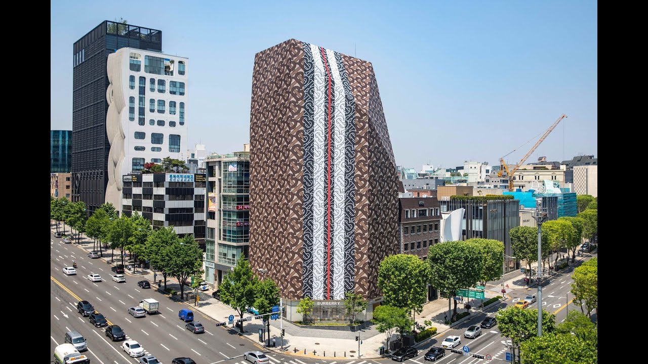 2019 Burbbery Korea Flagship Building Wrapping Time-lapse - YouTube