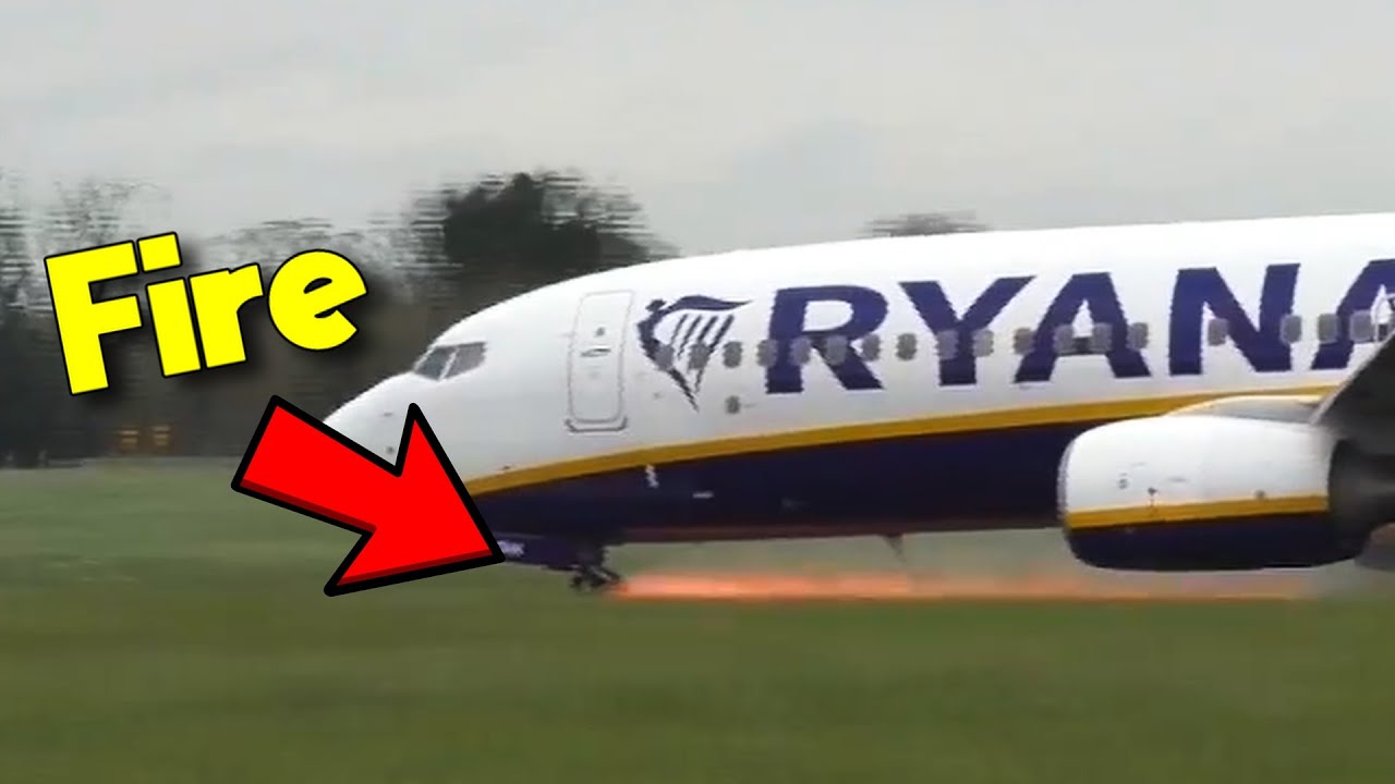 Ryanair 737 Had Gear Collapse during Landing (ATC) - YouTube