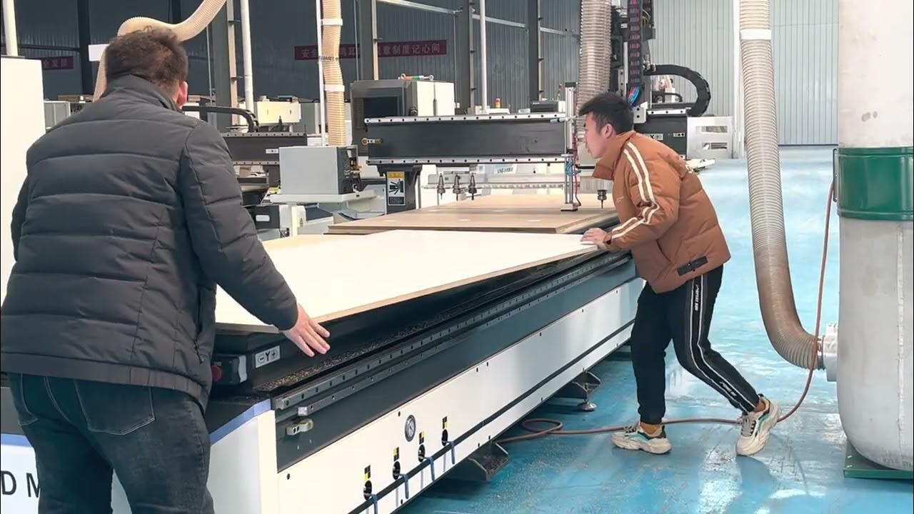 DWD CNC CNC nesting machine with Auto labeling - YouTube