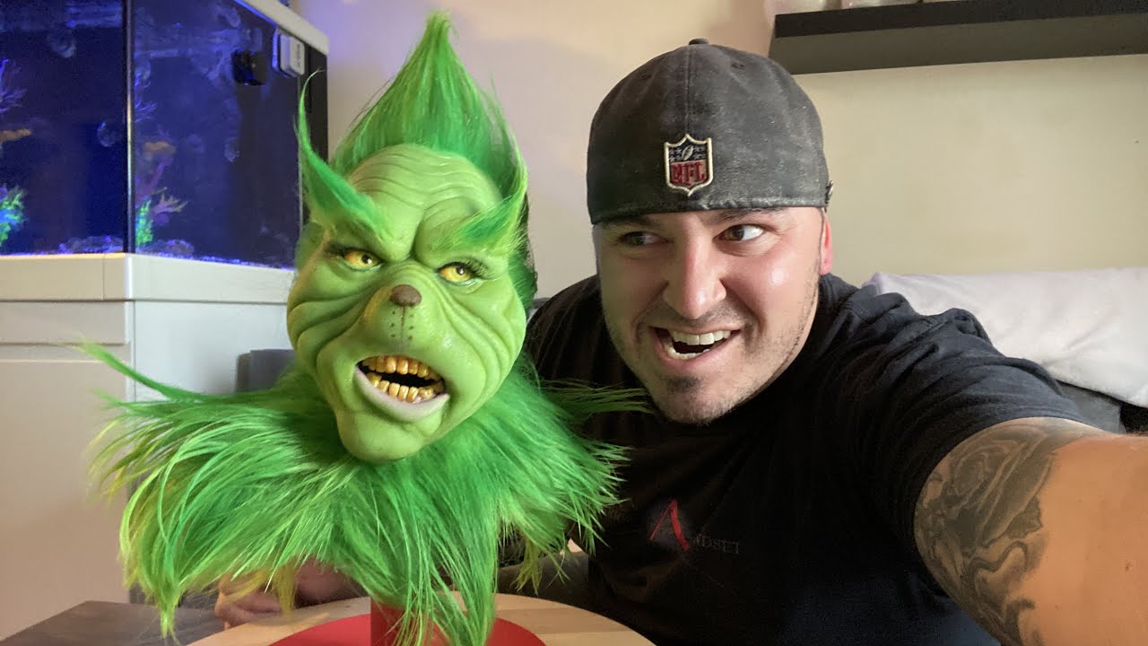 The Grinch Sculpture Timelapse - The Clay Table - YouTube