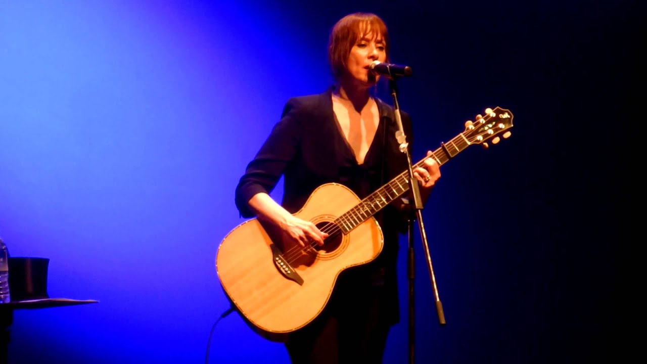 Susan Vega (live) - " Luka" at the Astor, Perth W. Australia 11 April ...