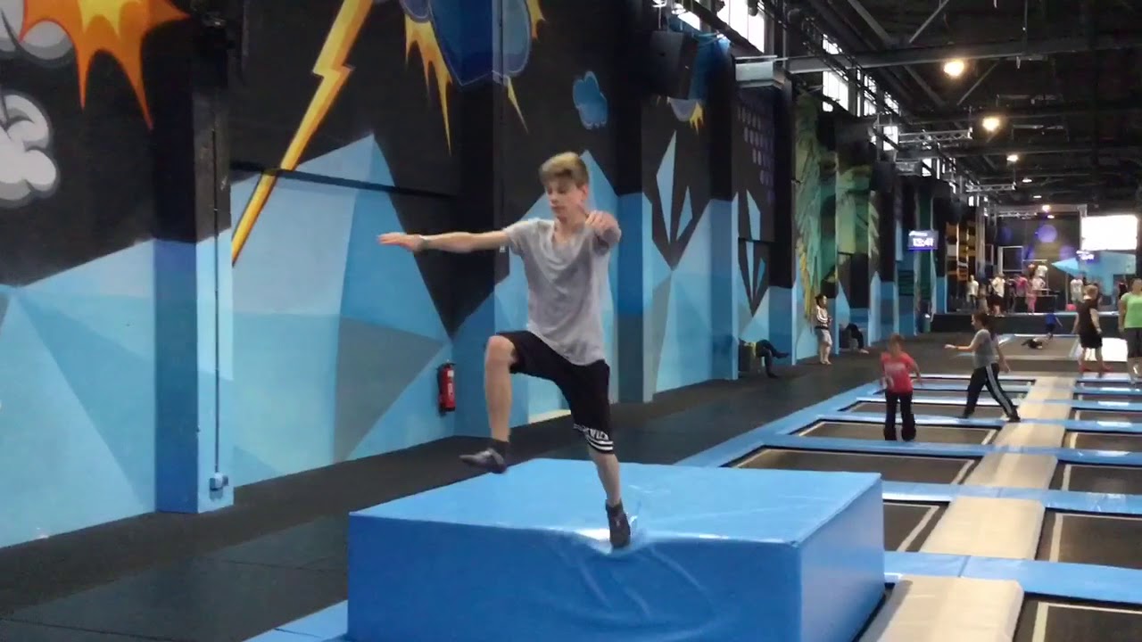 Trampolin Superfly Dresden - Jump - YouTube