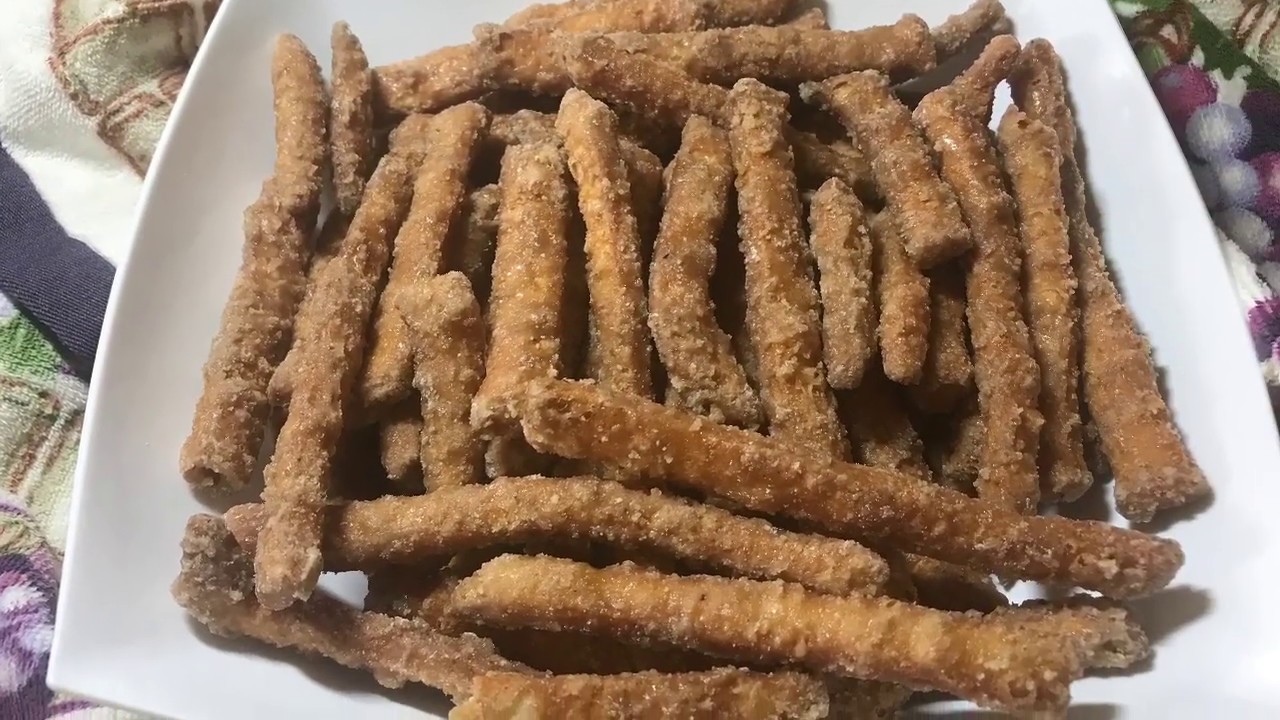 HOW I MAKE MY SUGAR STICKS/ METHAI/ IN THE KITCHEN WITH LYNN - YouTube