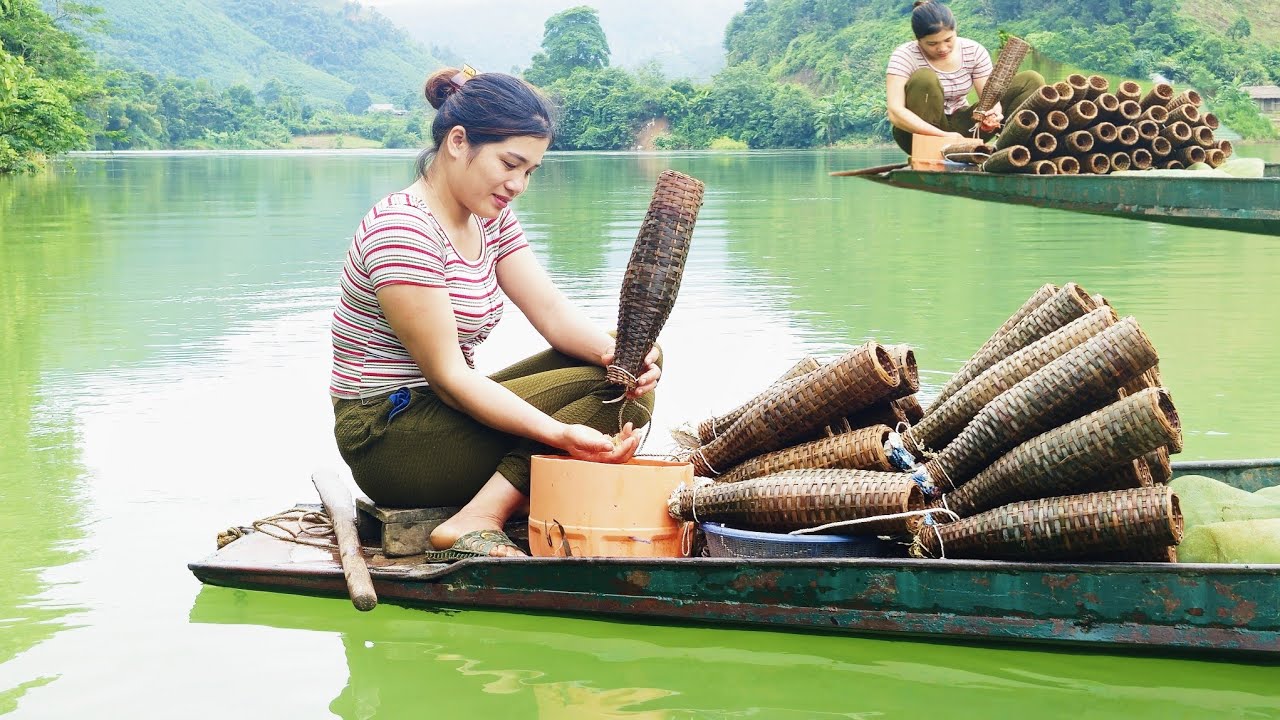 The way a girl catches shrimp and fish on big rivers and lakes - YouTube