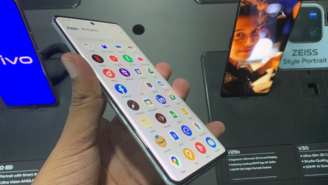 Vivo V30 Review | Ultra-Slim 3D Curved Display | Tekh Tronikz - YouTube