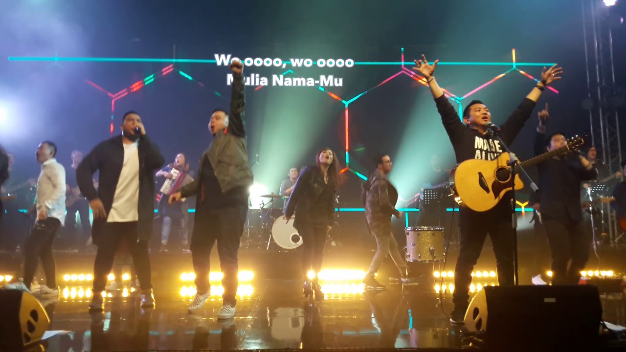 Jpcc concert "Made Alive" - YouTube