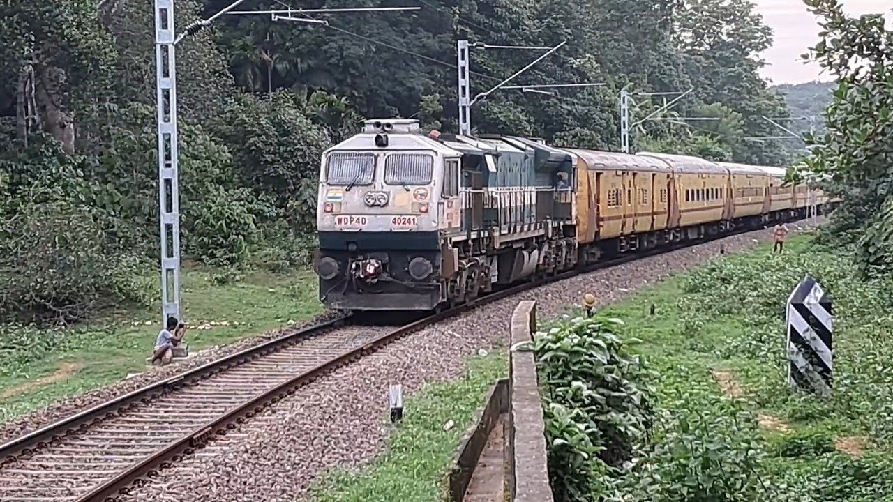 Alco Diesel Engine Express passing through Kerala Mountain route - YouTube