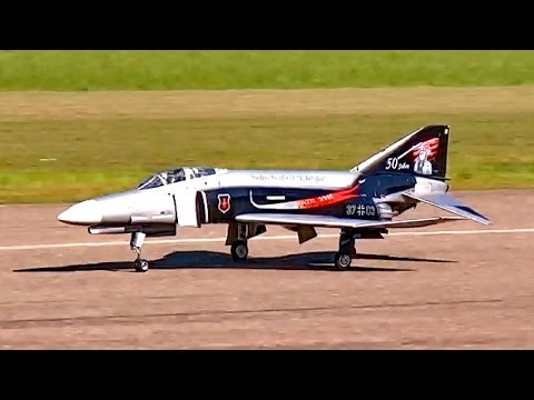 F4F PHANTOM BIG RC SCALE TWIN TURBINE MODEL JET FLIGHT DEMO / RC ...