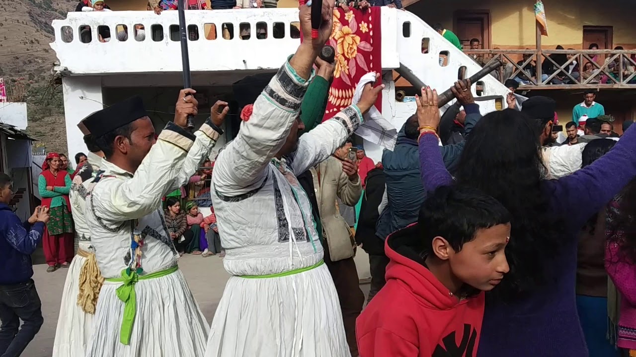 Naugaon में नवरात्रि के आखरी दिन नाटक कार्यक्रम बहुत ही आनंदित कर देता ...