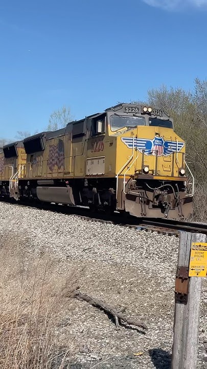 [UP SD70M DUO] UP 5226 SD70M Leads NS 315 At Bayview Road Blasdell NY 4/30/25 - YouTube