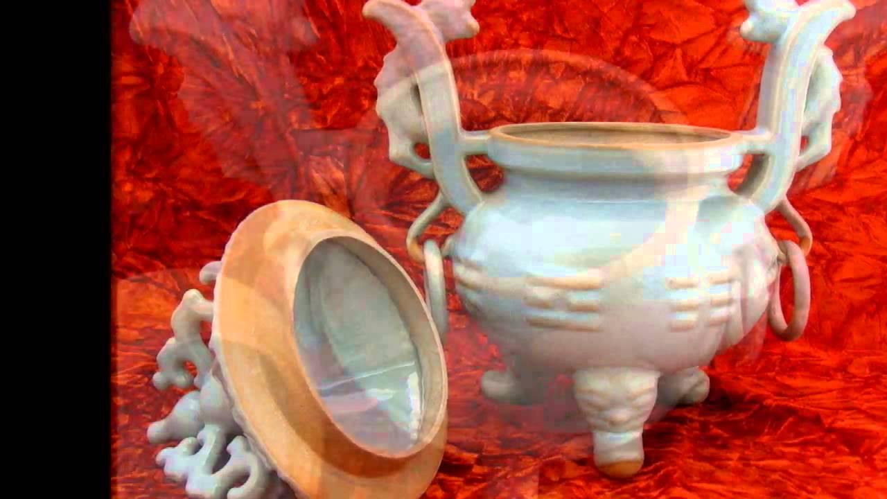 Northern Song Ru ware burner 北宋汝窯環耳爐 - YouTube