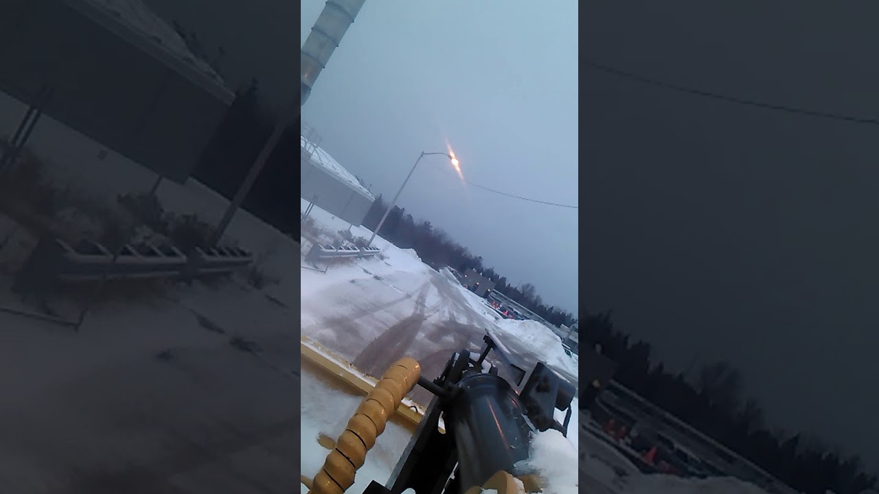 Canada's Snow plowing-front Loader - YouTube