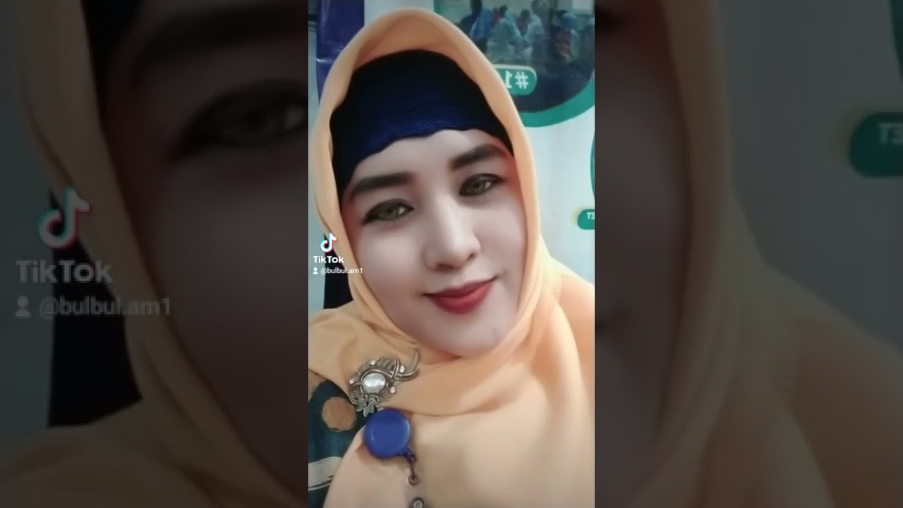 Bahagia bisa dilihat dari ketika senyum tulus - YouTube