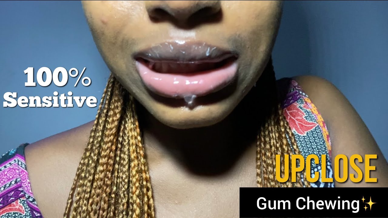 ASMR| Relaxing Gum Chewing in your Ear 👂 Blowing and Popping Gum ...