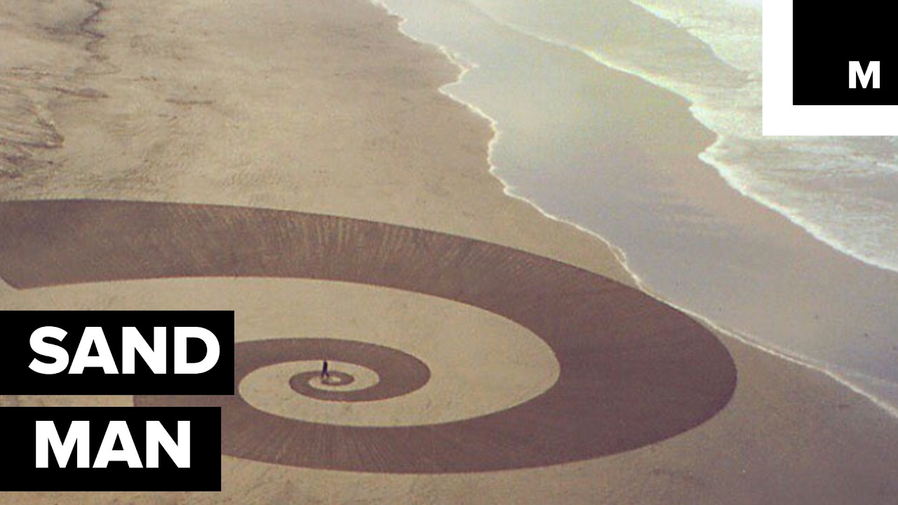 Sand artist creates masterpieces on the beach - YouTube