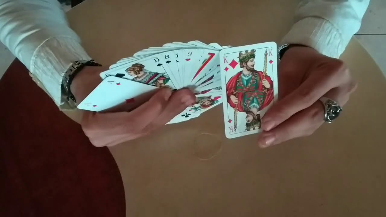 Card Trap - Rubber band card trick - YouTube