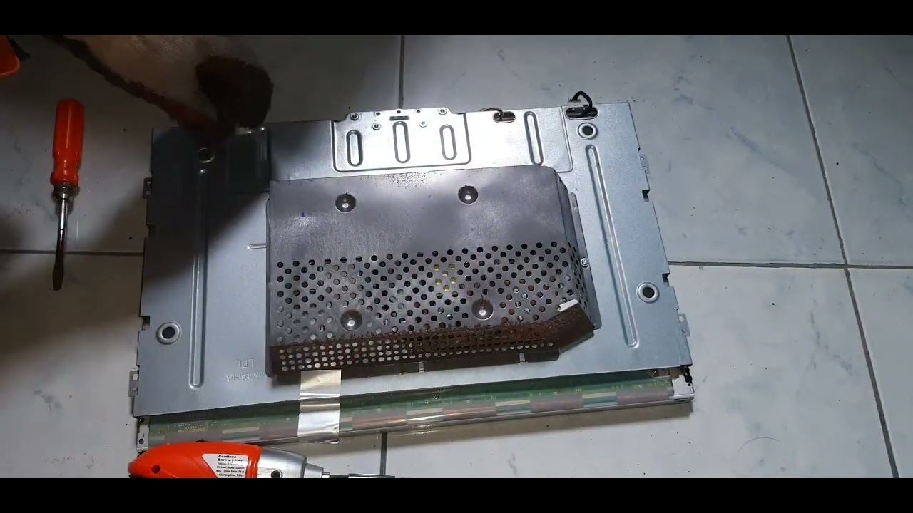 SCRAPPING A PHILIPS MONITOR - YouTube