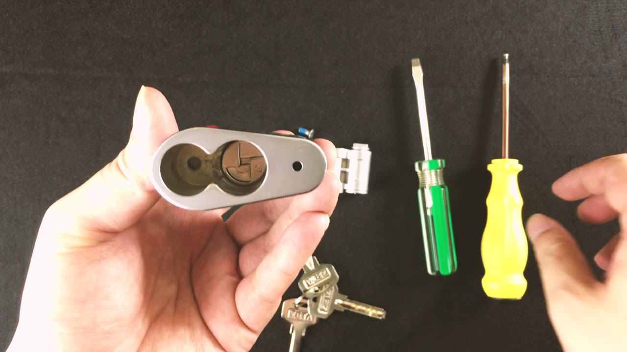 ZETA Padlock Non-Key Retaining Converting To Key Retaining - YouTube