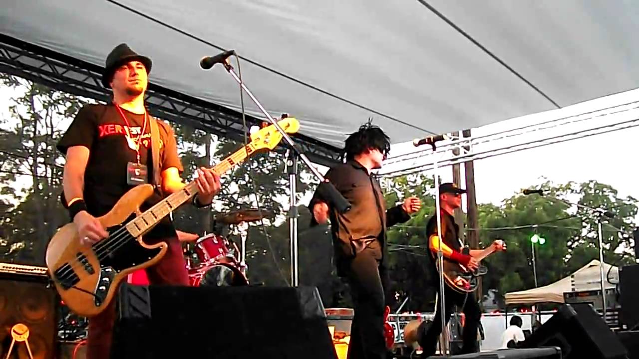 Le Cure - Push (Part 2) - Xerofest! Live! HD! - YouTube