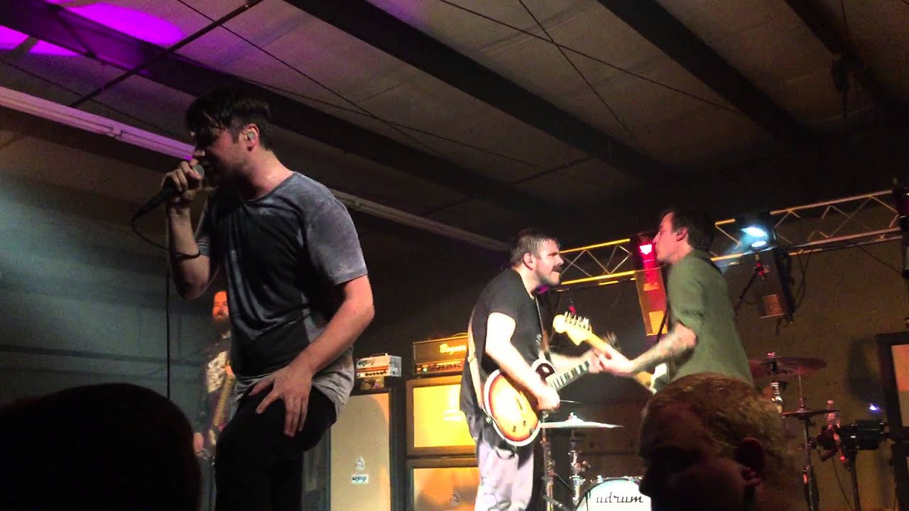 Silverstein : Already Dead ( rare ) Live - YouTube