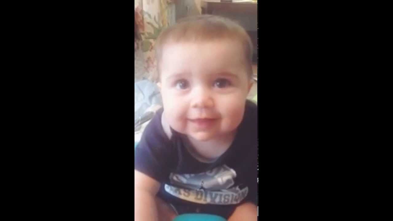 Mommy startling baby with snorting sounds - YouTube