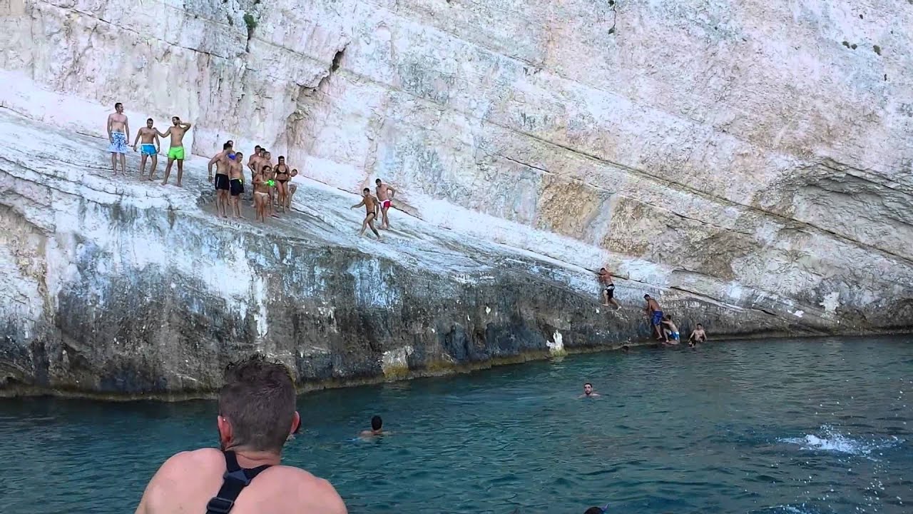 Zante - Tuffi vicino spiaggia del Navagio - YouTube