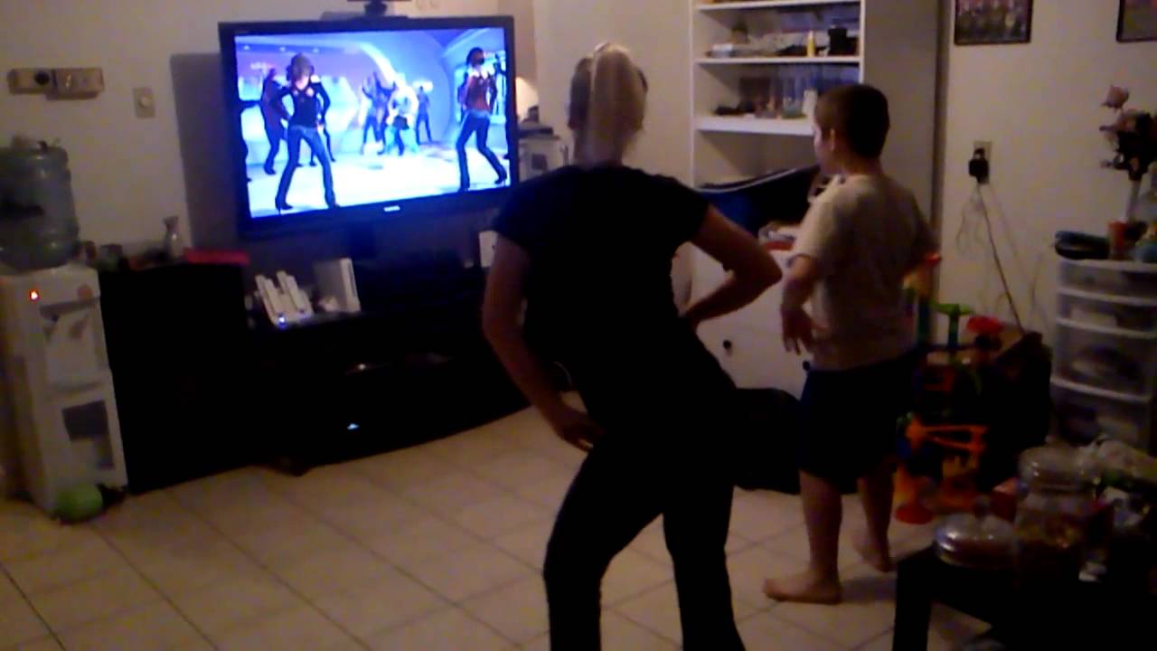 PJ and Braxton kinect dancing - YouTube