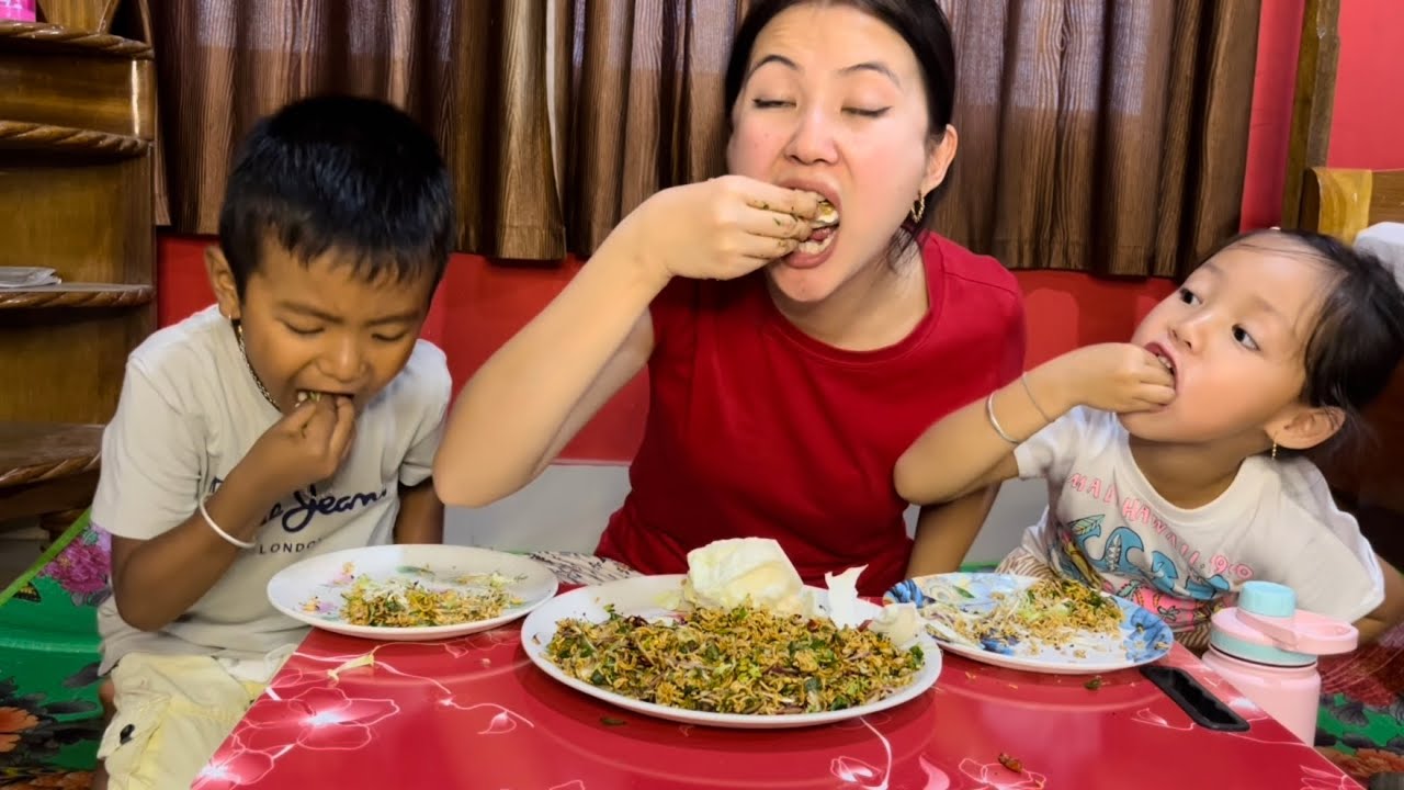 Mimi Singju Mukbang || Manipuri foods || Chachii - YouTube