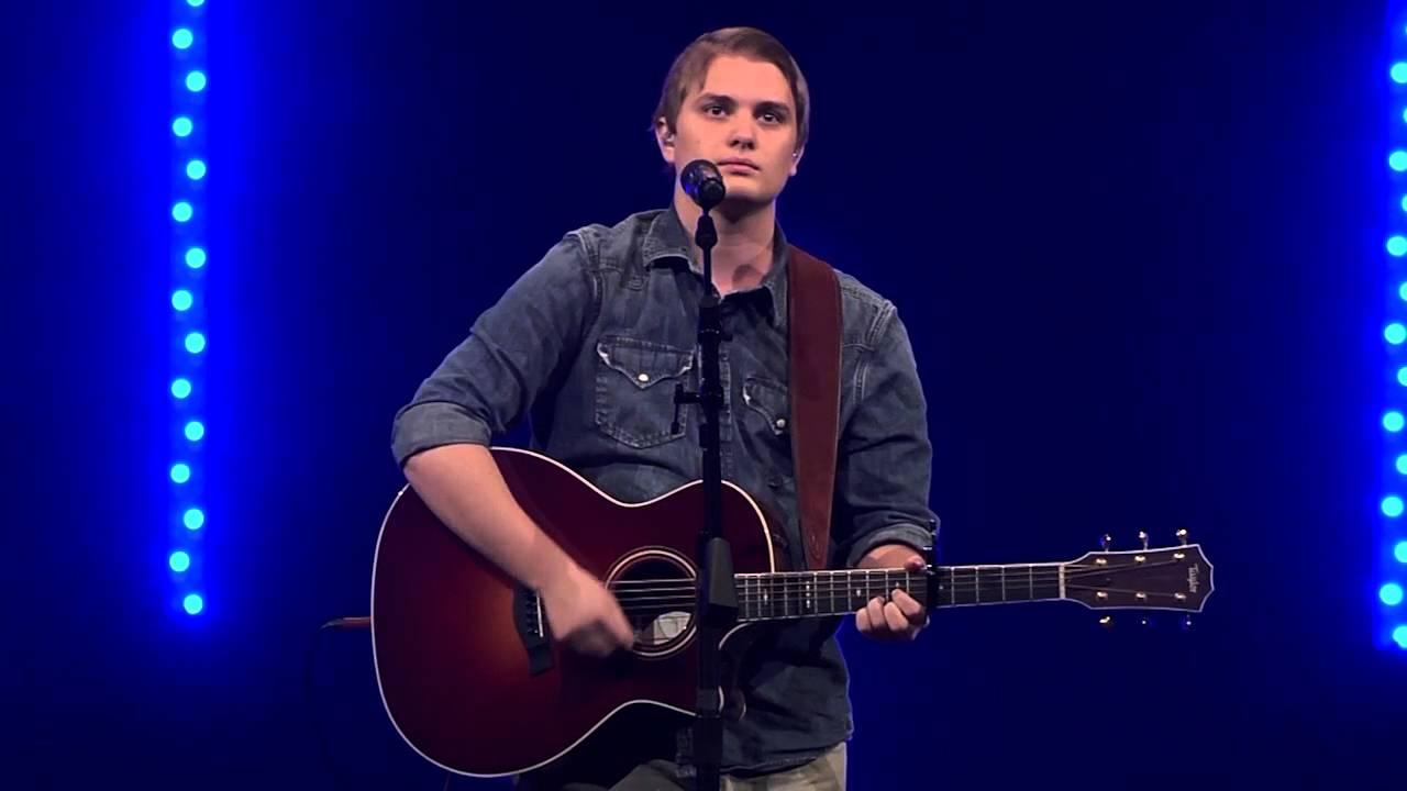 Charlie Leading Worship CCV Highlights - YouTube