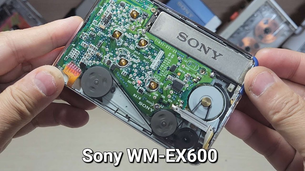 Sony WM-EX600 Cassette Player Walkman - YouTube