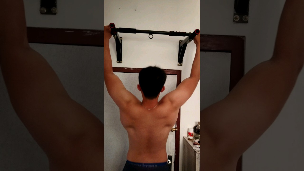 Random Pullup exercise at home in the middle of the day #bodybuilding #pullup #homeworkout - YouTube