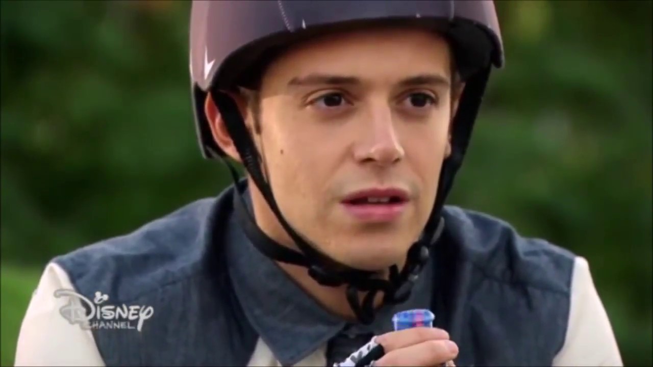 Matteo najde Lunin prstan (Soy Luna 3 - epizoda 1) - YouTube