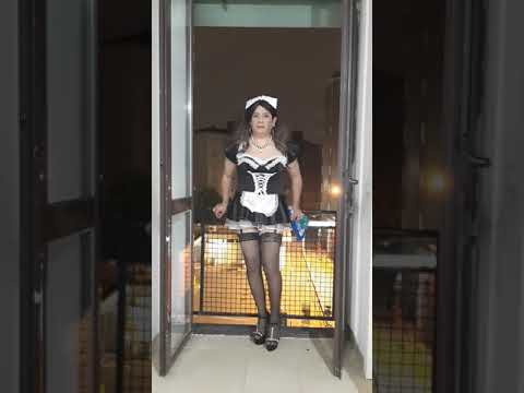 CROSSDRESSER FRENCH MAID, cleaning windows