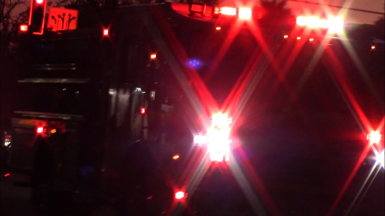 VCFD Medic Engine 34 responding - YouTube