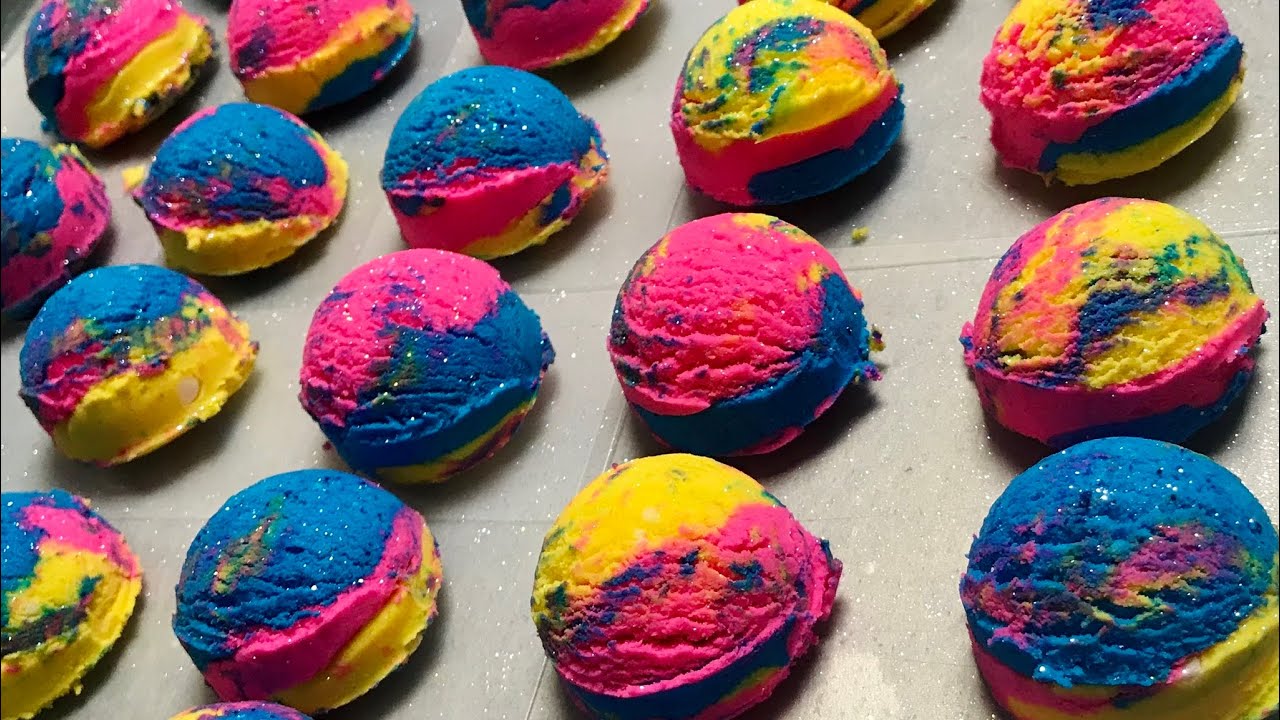 Making Tie Dye Bubble Scoops With Recipe!! Amazing Bubbles😍 - YouTube