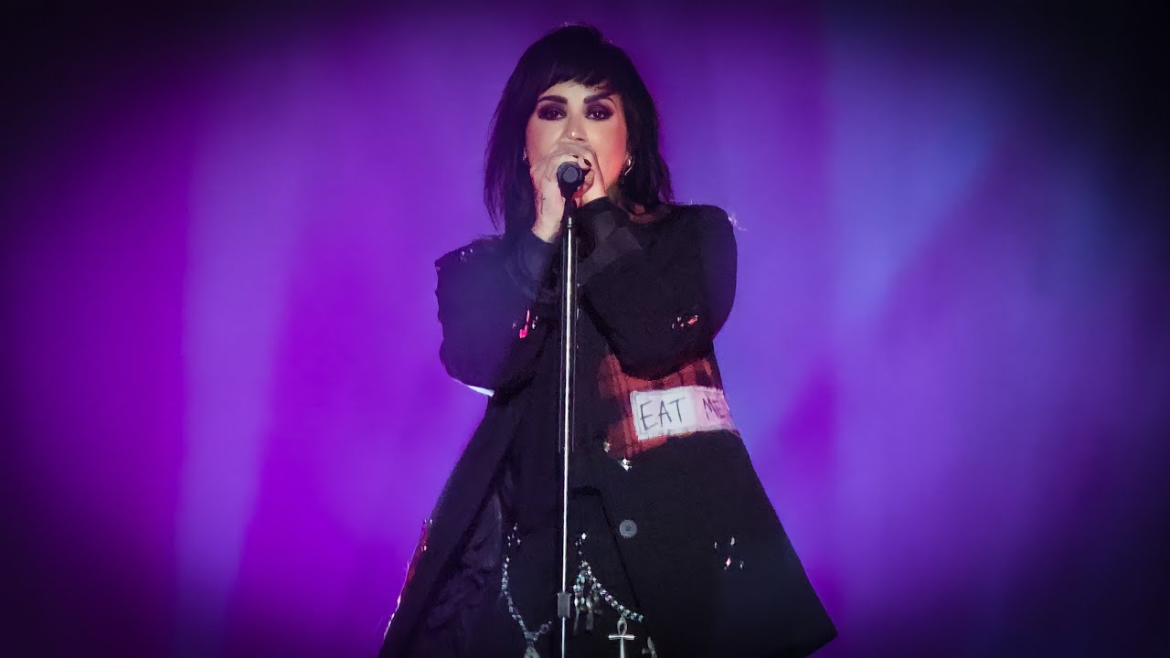 Demi Lovato - Live In Belo Horizonte / Brazil (Holy Fvck Tour / 2022 ...