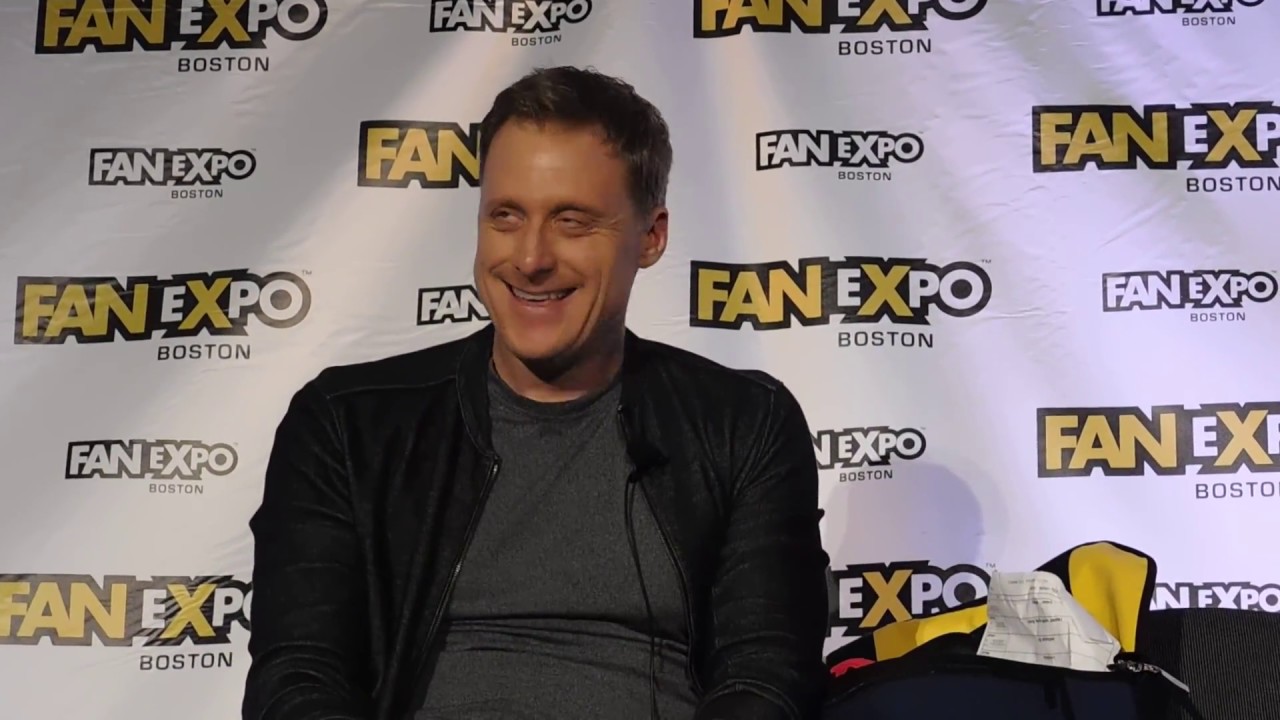 Alan Tudyk panel @ Boston Comic Con (Firefly, Con Man) - YouTube