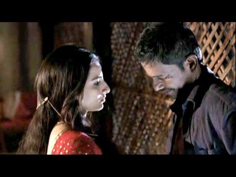 Vidya Balan romantic scene with her husband - Ishqiya Deleted Scene
